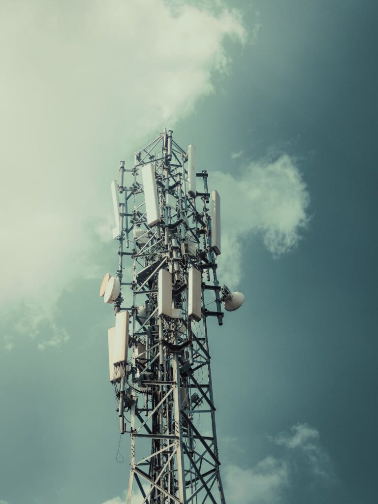 Tri-Carrier vSIM Explained: How XNET WiFi Delivers Unbeatable Rural 5G ...